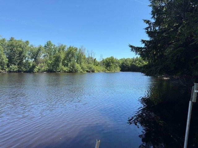 W11278 Riverside Rd, Marion, WI 54950