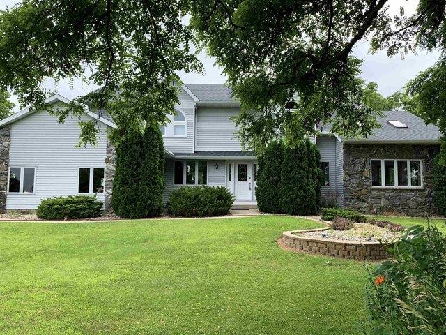 W11380 Ninabuck Rd, Columbus, WI 53925