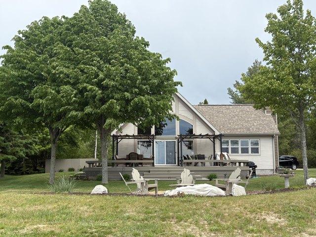 W12417 W Beach Rd, Naubinway, MI 49762