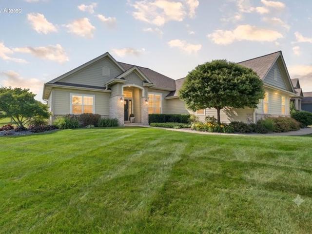 W129S8726 Boxhorn Reserve Dr, Muskego, WI 53150