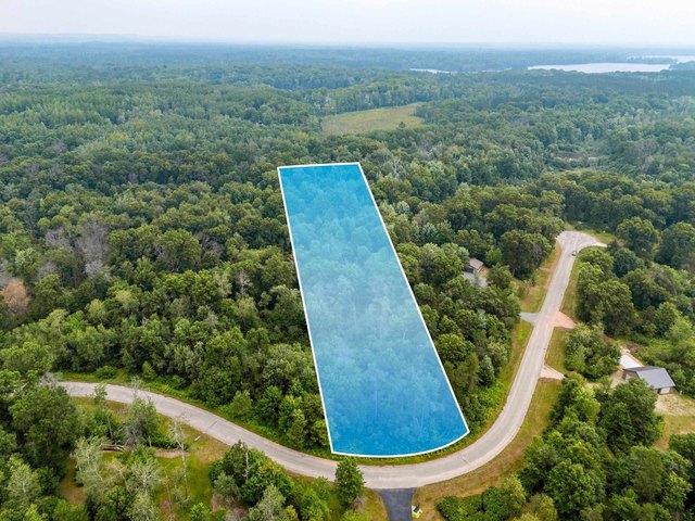 W13548 Merlin Ln Unit 1011, Crivitz, WI 54114
