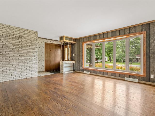 W136N8704 Esquire Rd