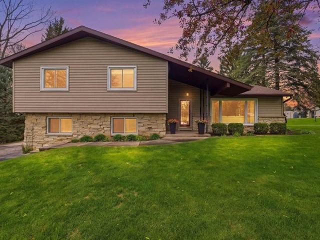 W13851 Skyline Cir, Ripon, WI 54971