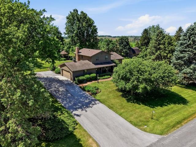 W1325 Hemauer Dr, New Holstein, WI 53061
