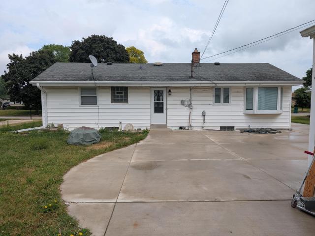 W148N8147 University Dr
