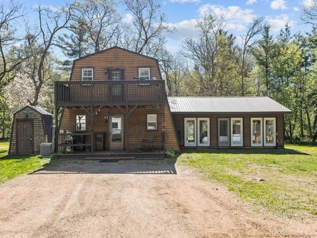 W14103 4 Seasons Dr, Coloma, WI 54930