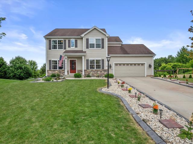 W141N10538 Wooded Hills Dr