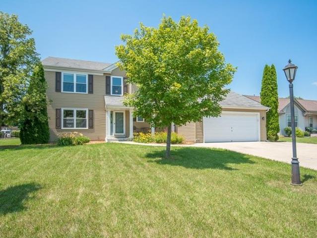 W142N9823 Amber Dr, Germantown, WI 53022