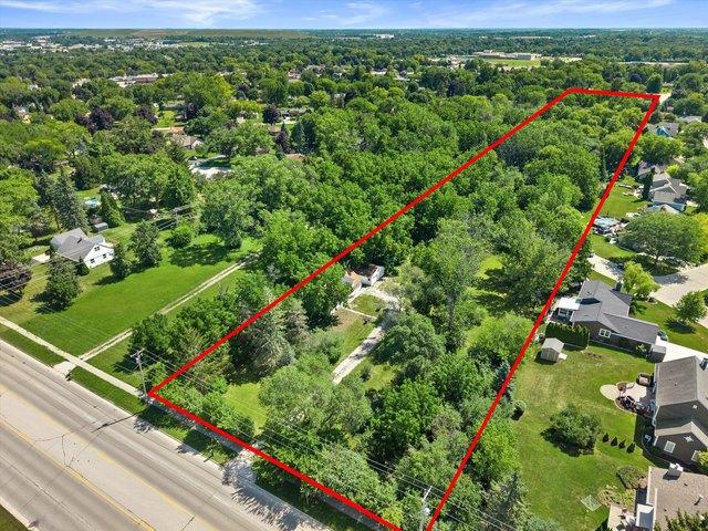 W156N7968 Pilgrim Rd, Menomonee Falls, WI 53051