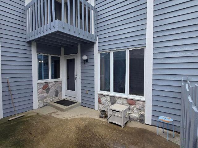 W157N11457 Hilbert Ln, Unit B