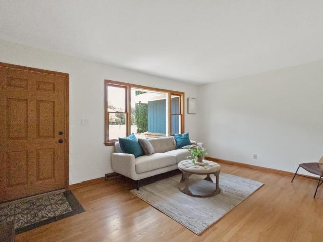 W152N5427 Badger Dr