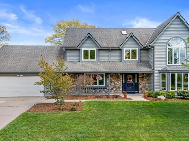 W168N5140 Stonefield Rd, Menomonee Falls, WI 53051