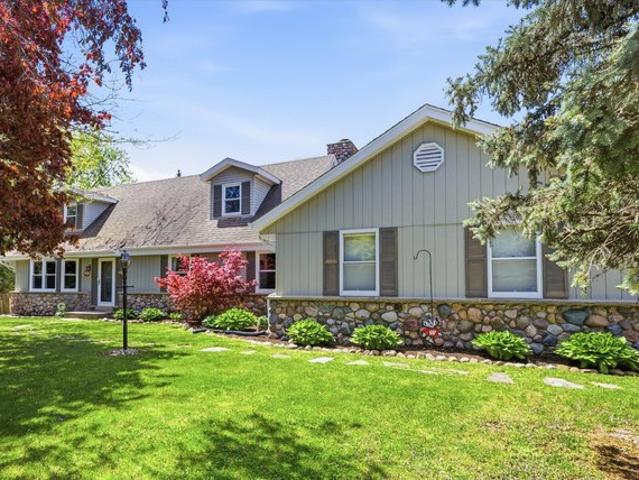 W169N9873 Nigbor Dr, Germantown, WI 53022