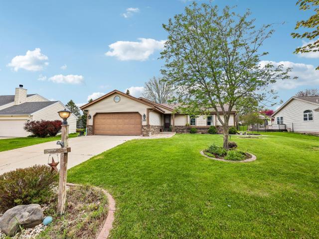 W163N10528 Ridgeview Ln
