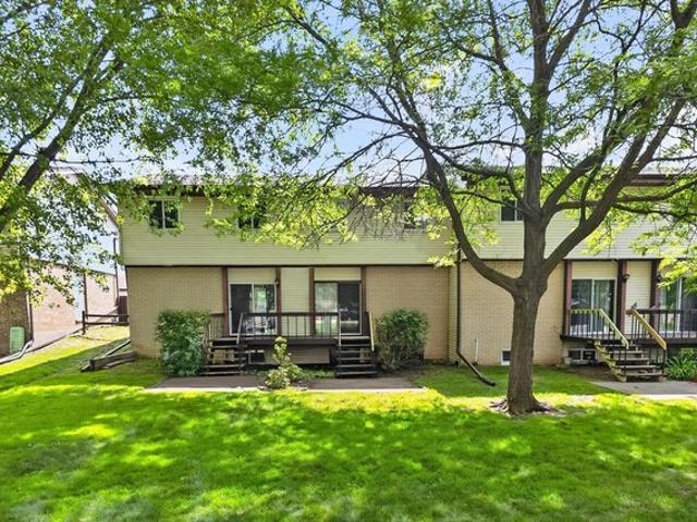 W163N11463 Windsor Ct Unit 1, Germantown, WI 53022