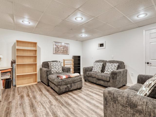 W163N11522 Windsor Ct
