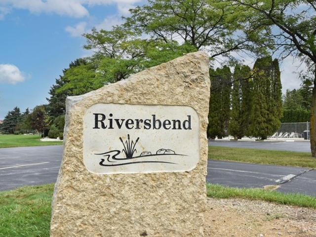 W177N9765 Riversbend Cir E, Germantown, WI 53022