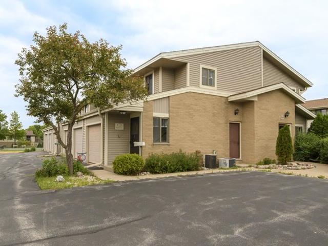 W177N9769 Riversbend Cir E, Germantown, WI 53022
