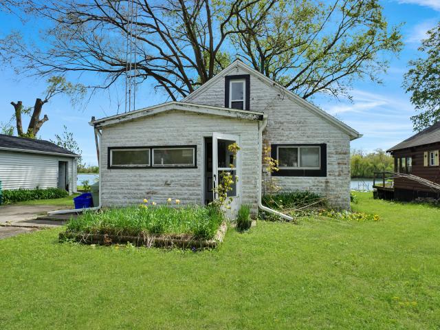 W179 W Lakeshore Dr