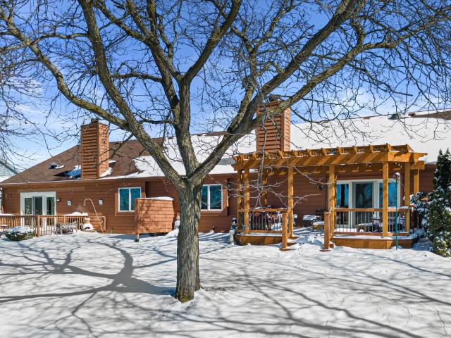 W179N9773 Riversbend W Cir