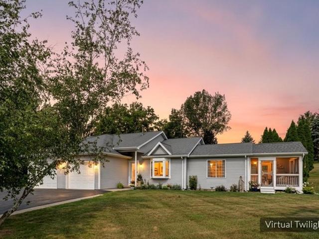 W1714 Watson St, Green Lake, WI 54941