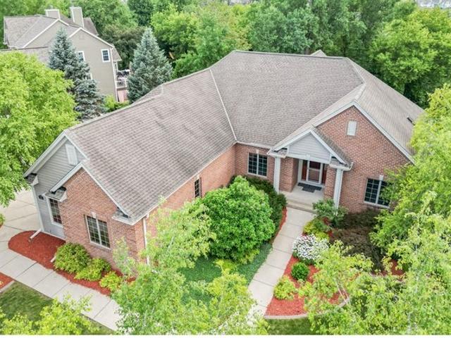 W171N5517 Autumn View Ln, Menomonee Falls, WI 53051