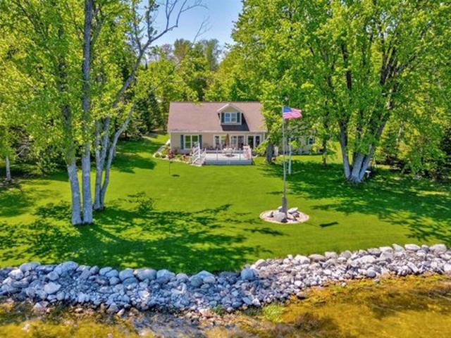 W19105 Diller Rd, Germfask, MI 49836