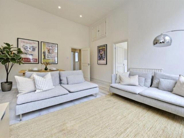 W1U 1 bed flat to rent £7,042 pcm £1,625 pw