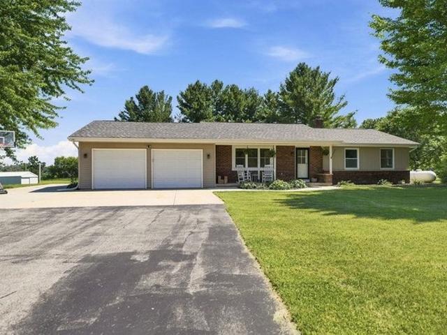 W2038 County Road WH, Mount Calvary, WI 53057