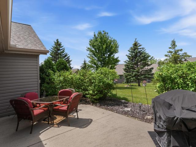 W203N16151 Pin Oak Cir