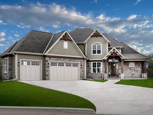 W214N6672 Fairview Dr, Menomonee Falls, WI 53051