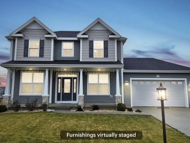 W217N6176 Masters Dr, Menomonee Falls, WI 53051