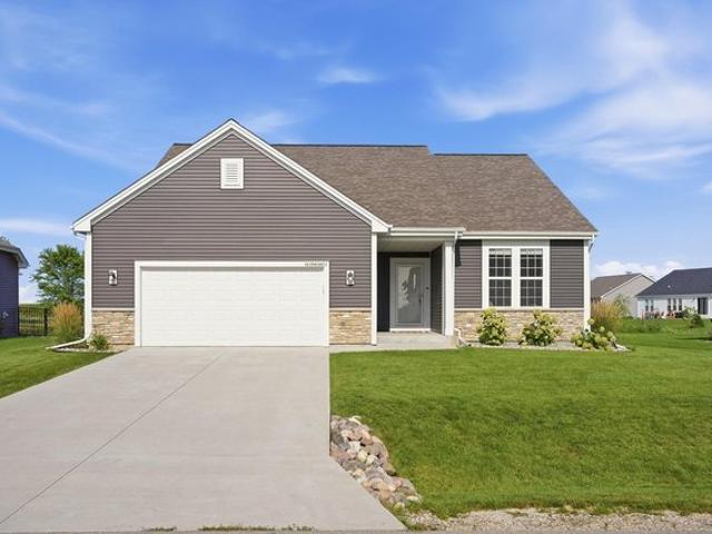 W218N16071 Tiger Lily Dr, Jackson, WI 53037