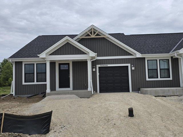 W219N16394 Jasmine Ct, Jackson, WI 53037
