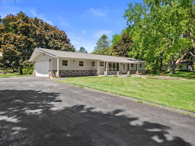 W226N8041 Longview Dr