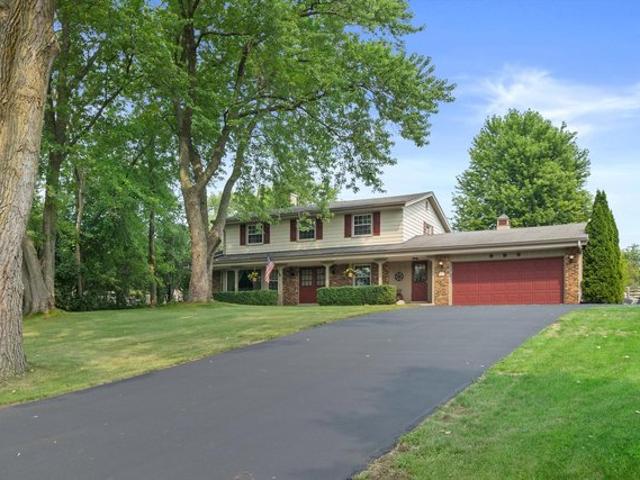 W227S4508 Patricia Ln, Waukesha, WI 53189