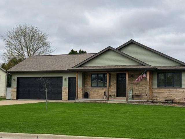 W2281 Blarney Ct, Freedom, WI 54130