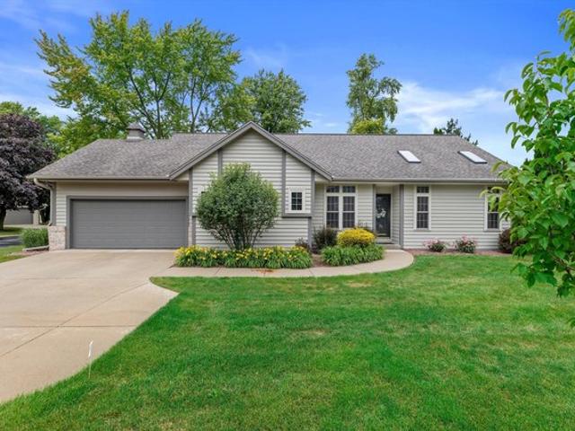 W232N3080 Emerald Ln Unit B, Pewaukee, WI 53072