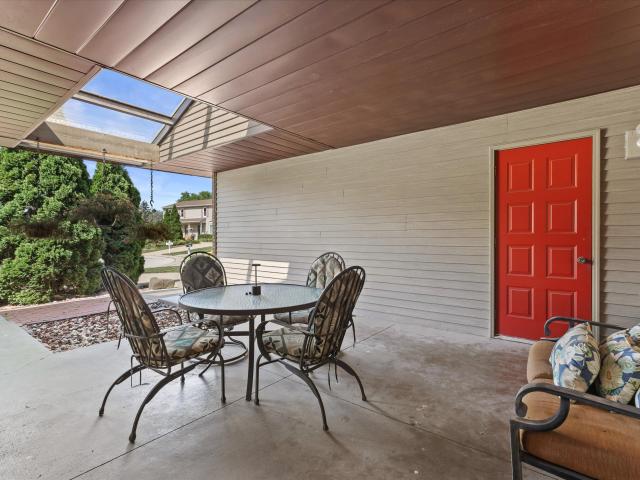 W232N6140 Teakwood Ct