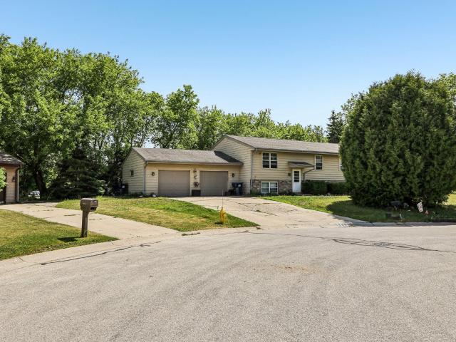 W233N6045 Teakwood Ct, Unit W233N6043