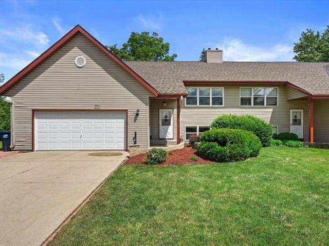 W245N6566 Bowling Green St, Sussex, WI 53089