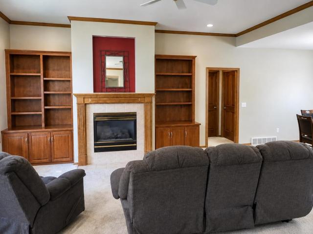 W2489 clover downs court