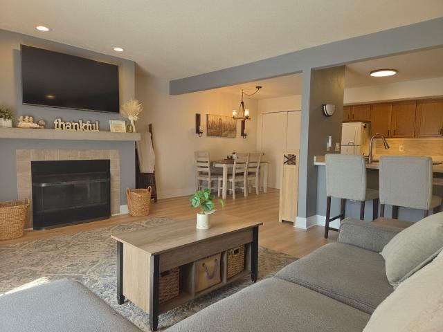 W240N2566 E Parkway Meadow Cir, Unit 3