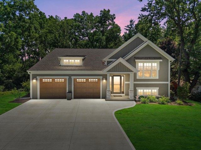 W242N6316 Oak Dr, Sussex, WI 53089