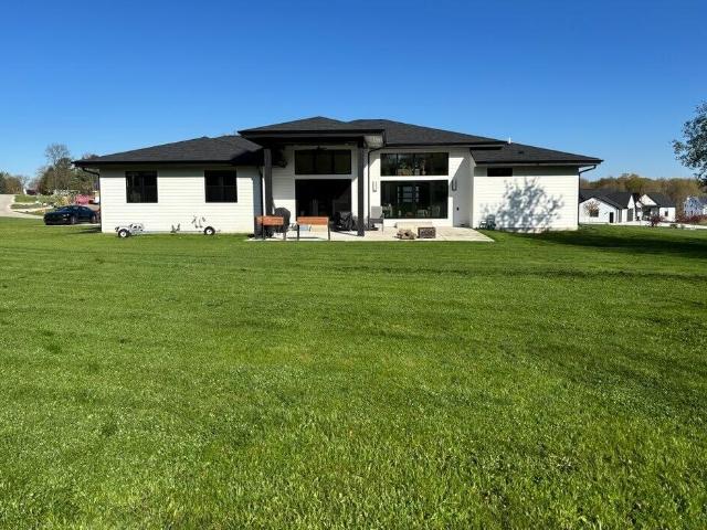 W256 s6582 Pheasant Dr, Waukesha, WI 53189 | MLS #1960