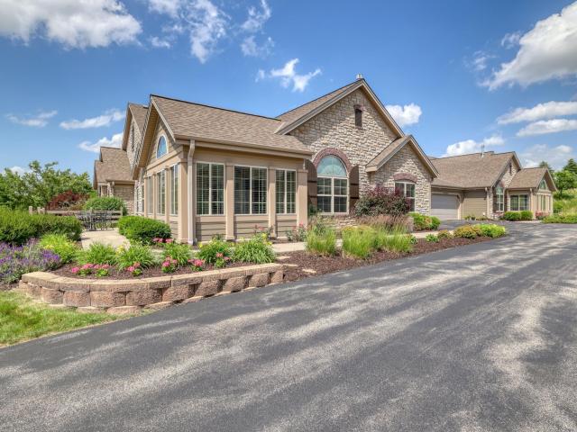 W250N5002 William Dr