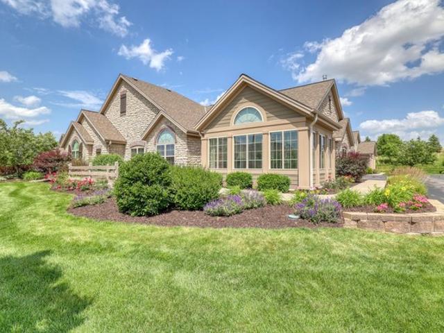 W250N5002 William Dr, Sussex, WI 53072