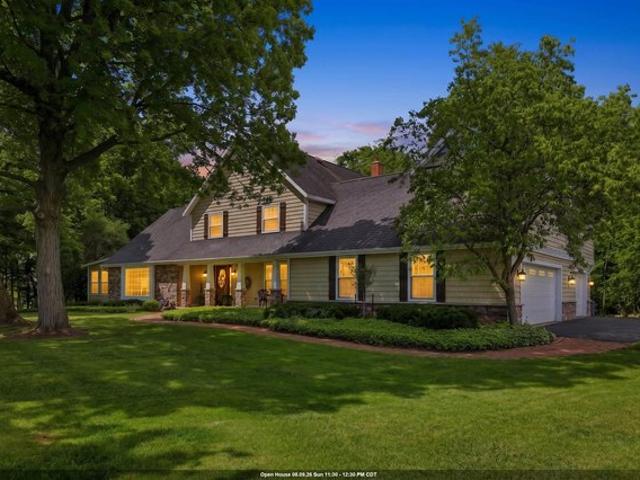 W2530 Brookhaven Dr, Appleton, WI 54915