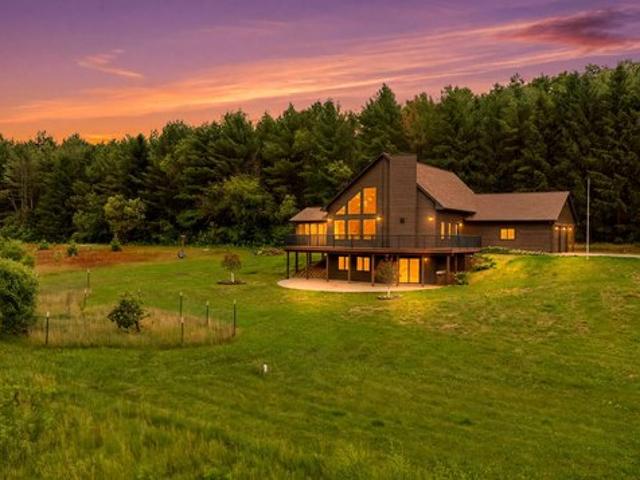 W25377 Park Rd, Trempealeau, WI 54661