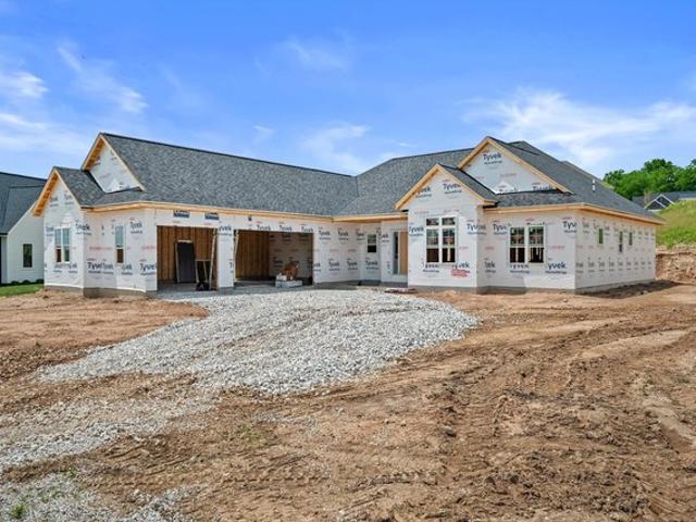 W253N5539 Crescent Hill Dr, Sussex, WI 53089